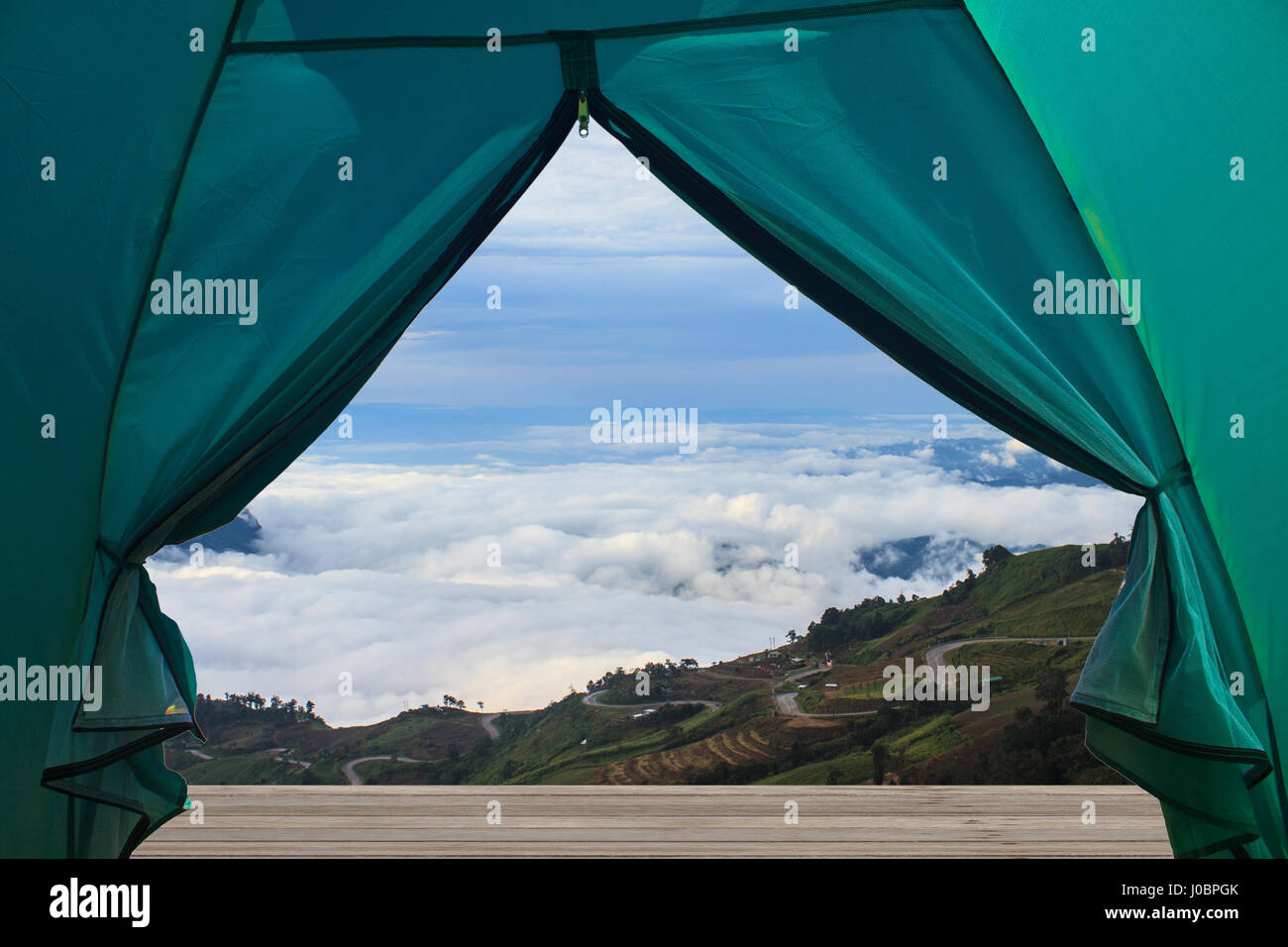 Open tent hi-res stock photography and images - Alamy