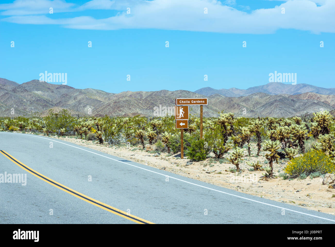 Joshua tree national park sign hi-res stock photography and images - Alamy