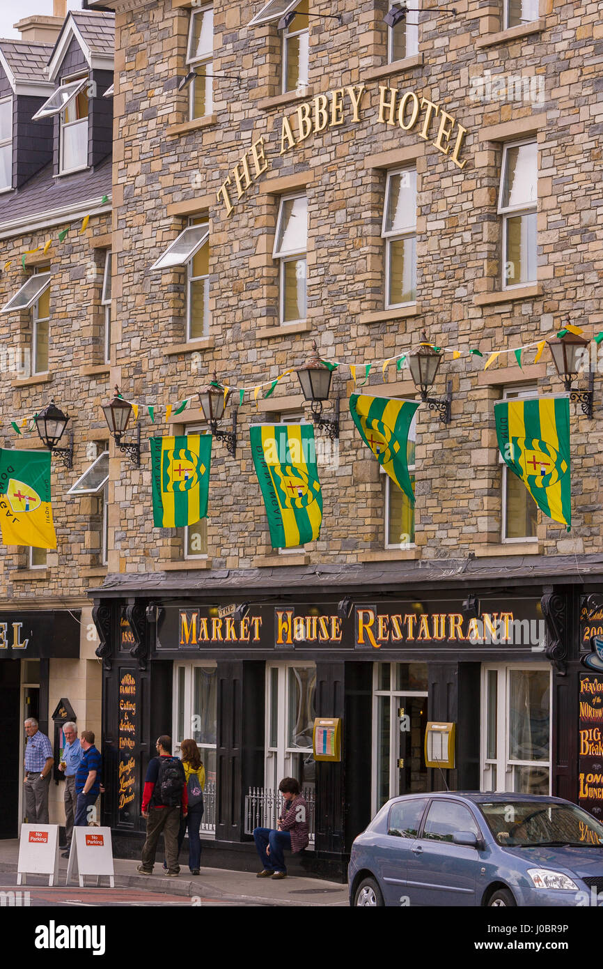 County donegal ireland restaurant hi-res stock photography and images ...