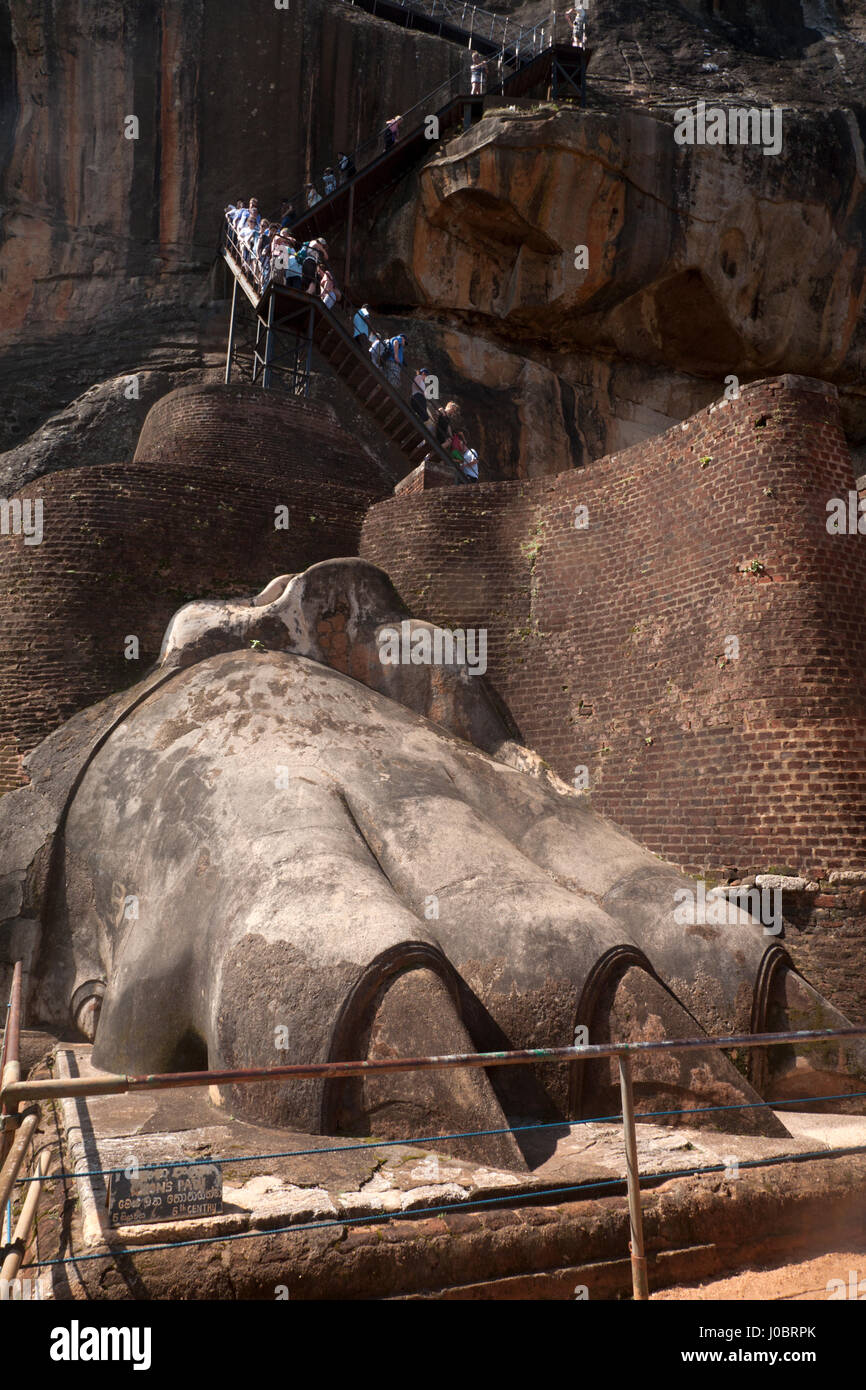 lion platform sigiriya north central province sri lanka Stock Photo - Alamy