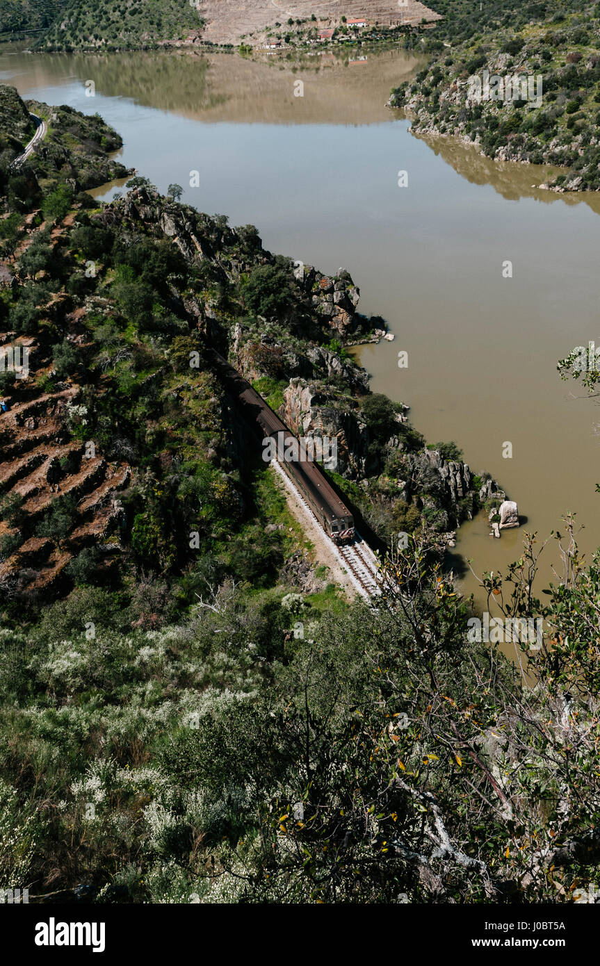 Douro train track, in the Douro Valley. Portugal Stock Photo - Alamy
