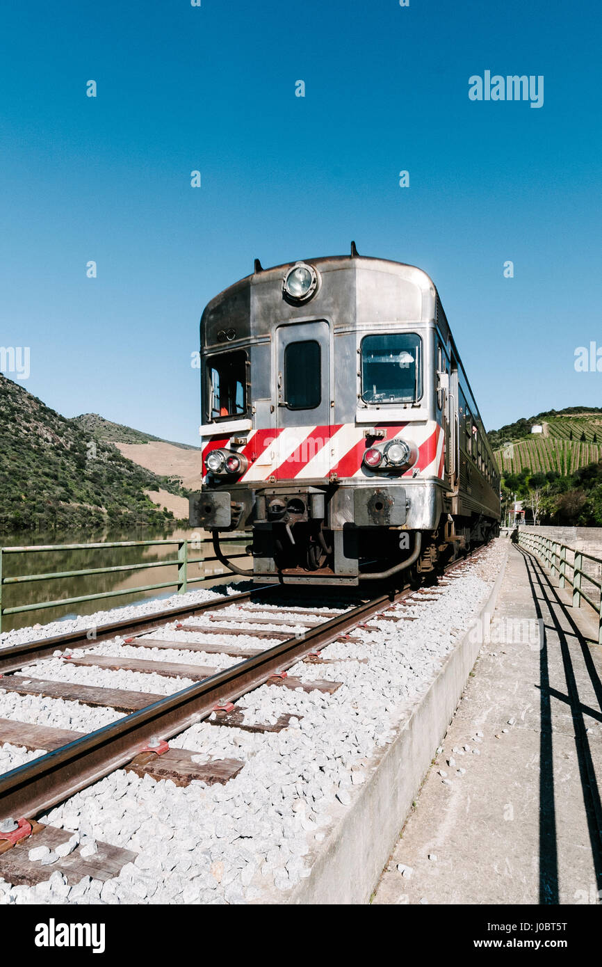 Douro train track, in the Douro Valley. Portugal Stock Photo - Alamy