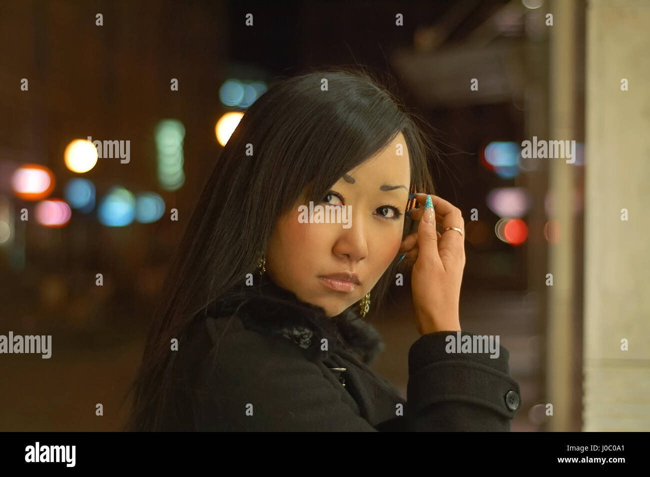Street woman night sad face hi-res stock photography and images - Alamy