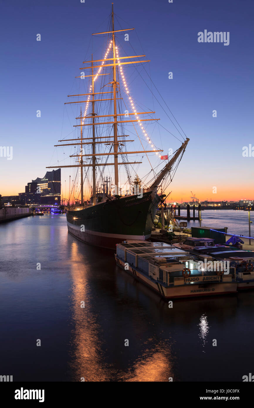 Rickmer Rickmers museum ship and Elbphilharmonie at sunrise, HafenCity ...