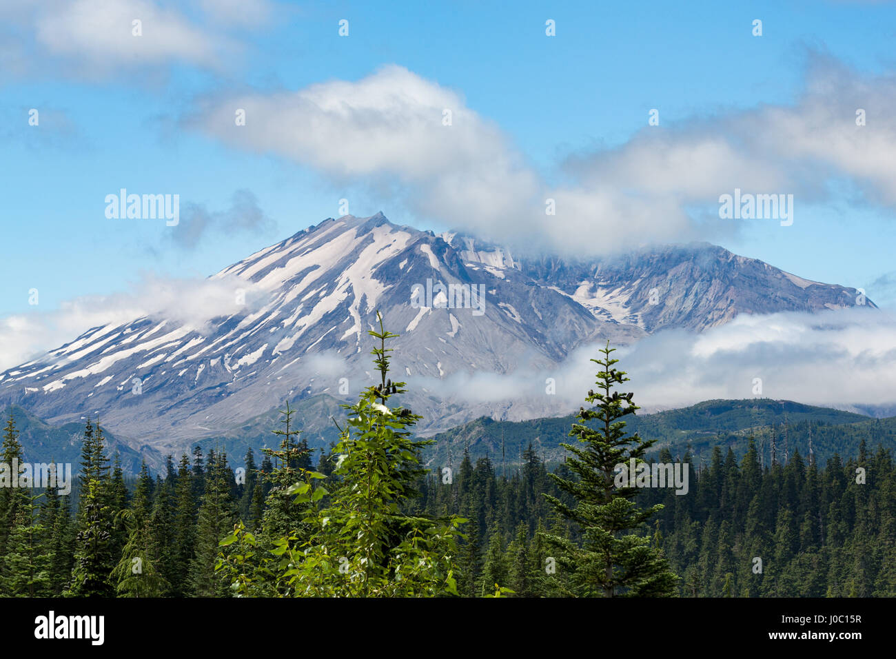 Mount St. Helens, part of the Cascade Range, Pacific Northwest region, Washington State, USA ...