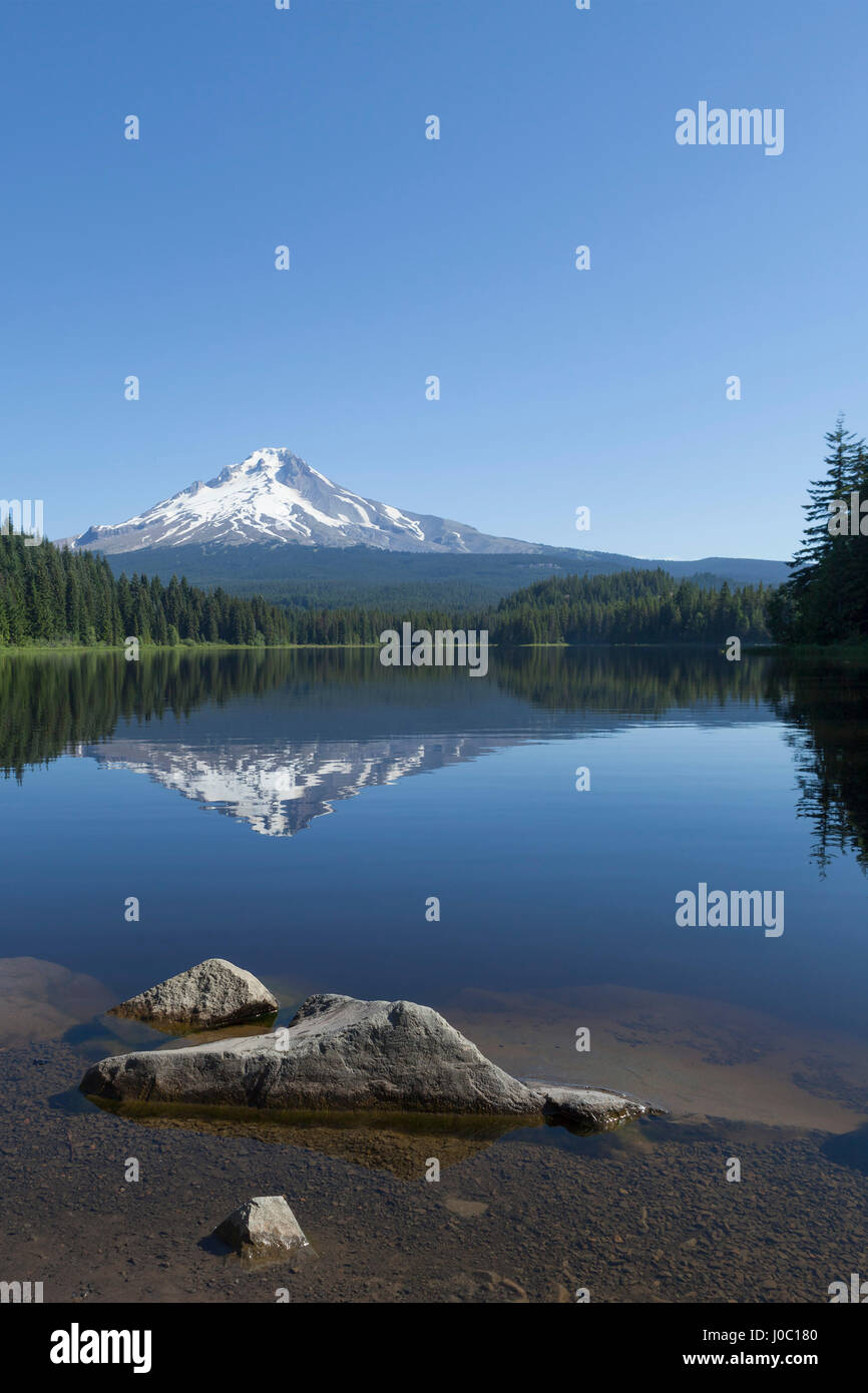 Cascade Mountain Range Oregon High Resolution Stock Photography and ...