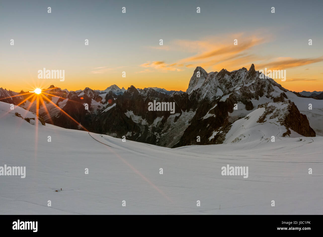 Rochefort ridge mont blanc mountain hi-res stock photography and images ...