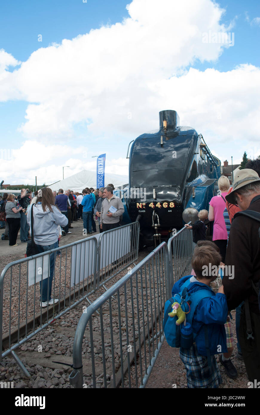 Mallard steam train Stock Photo - Alamy