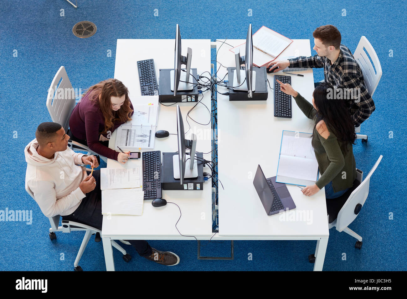 Study group hi-res stock photography and images - Alamy