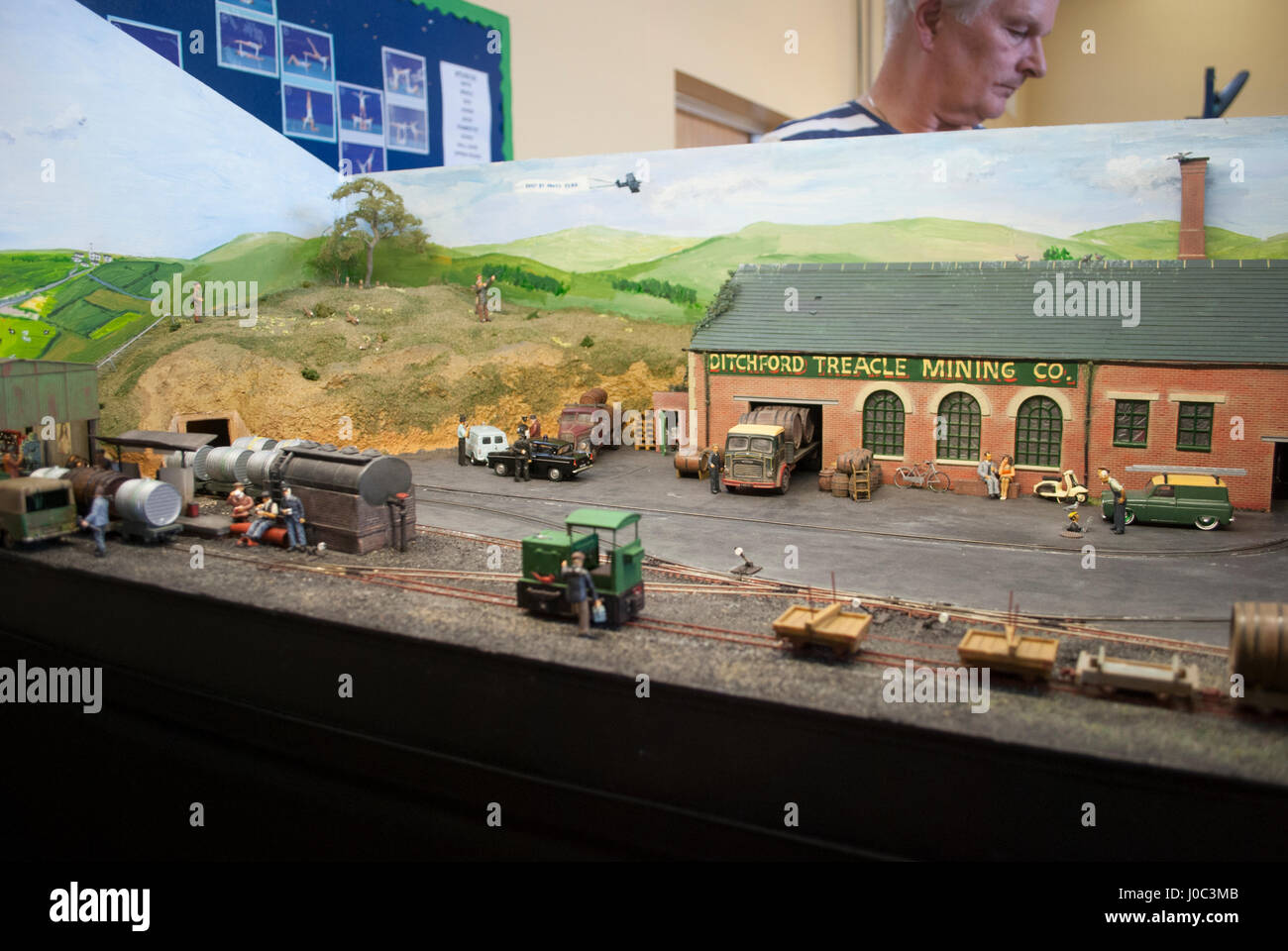 Ditchford Treacle Mining Co model train at Grantham rail show ...