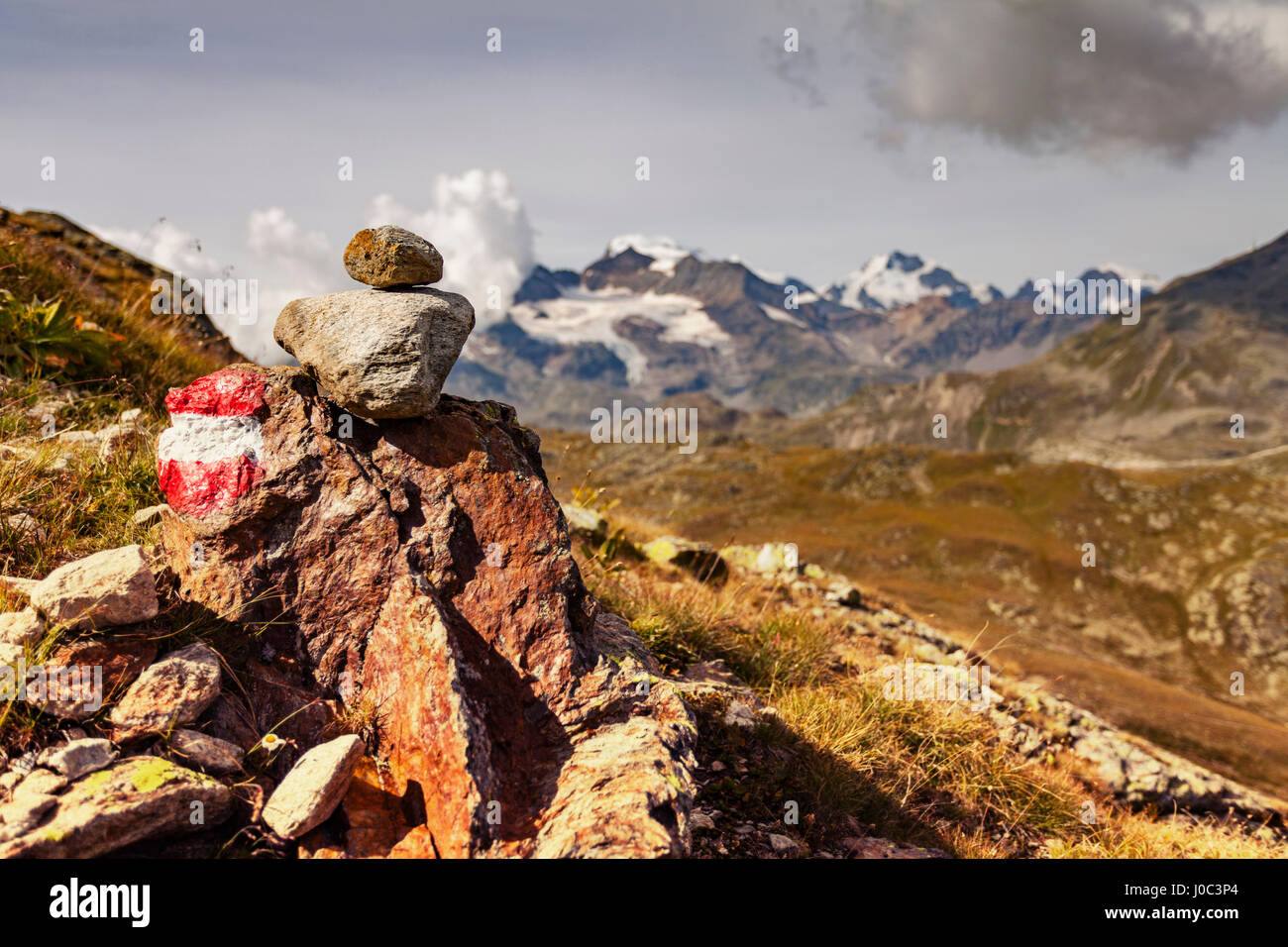 Painted rocks hi-res stock photography and images - Alamy