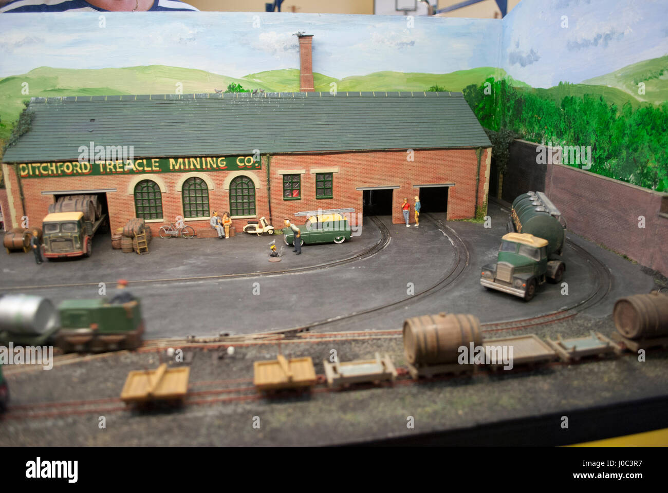 Ditchford Treacle Mining Co model train at Grantham rail show ...
