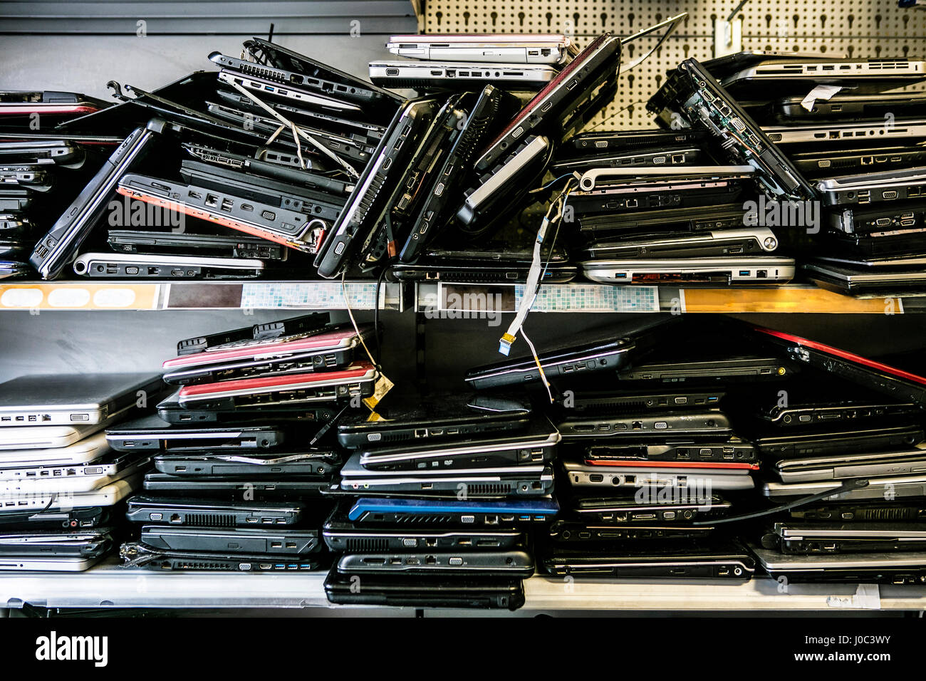 Broken shelf hi-res stock photography and images - Alamy