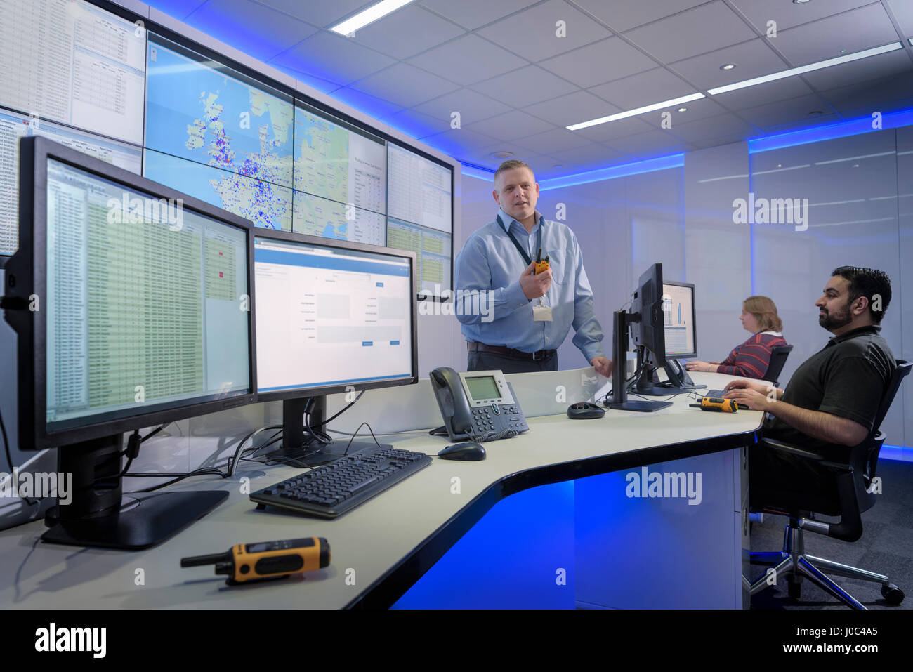 Computer keyboard operator hi-res stock photography and images - Alamy