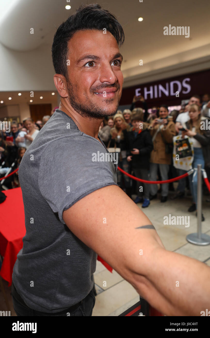 Peter Andre launches his new fragrance 'Forever Young' and signs copies ...