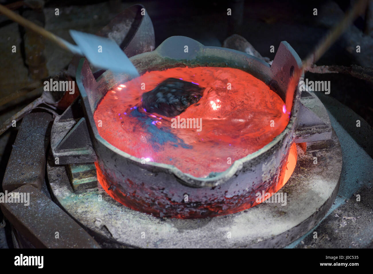 Molten metal work hi-res stock photography and images - Alamy