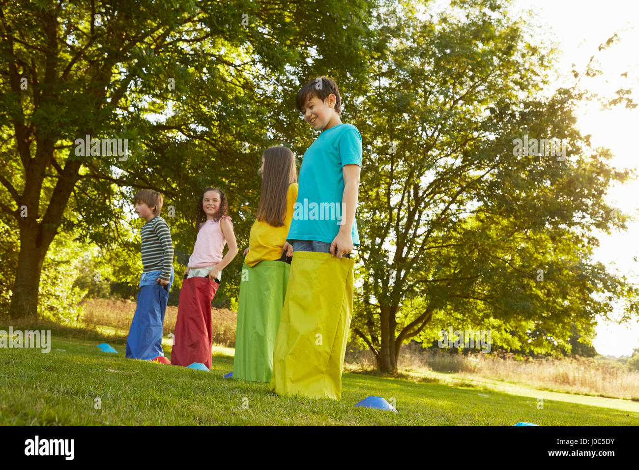 Starting line race children hi-res stock photography and images - Alamy