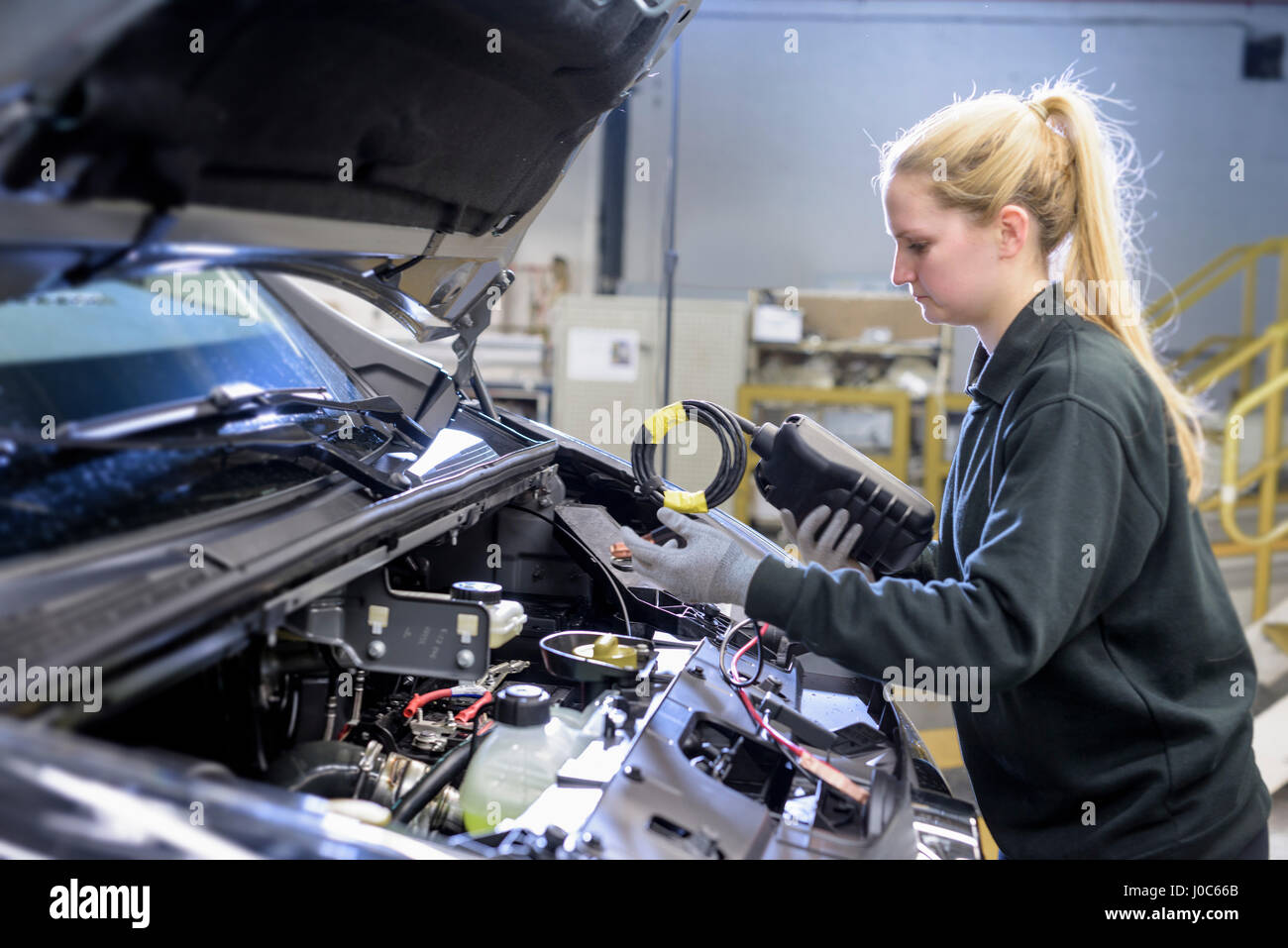 Car_production hi-res stock photography and images - Alamy
