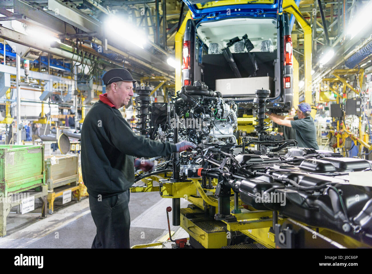 Car factory workers hi-res stock photography and images - Alamy