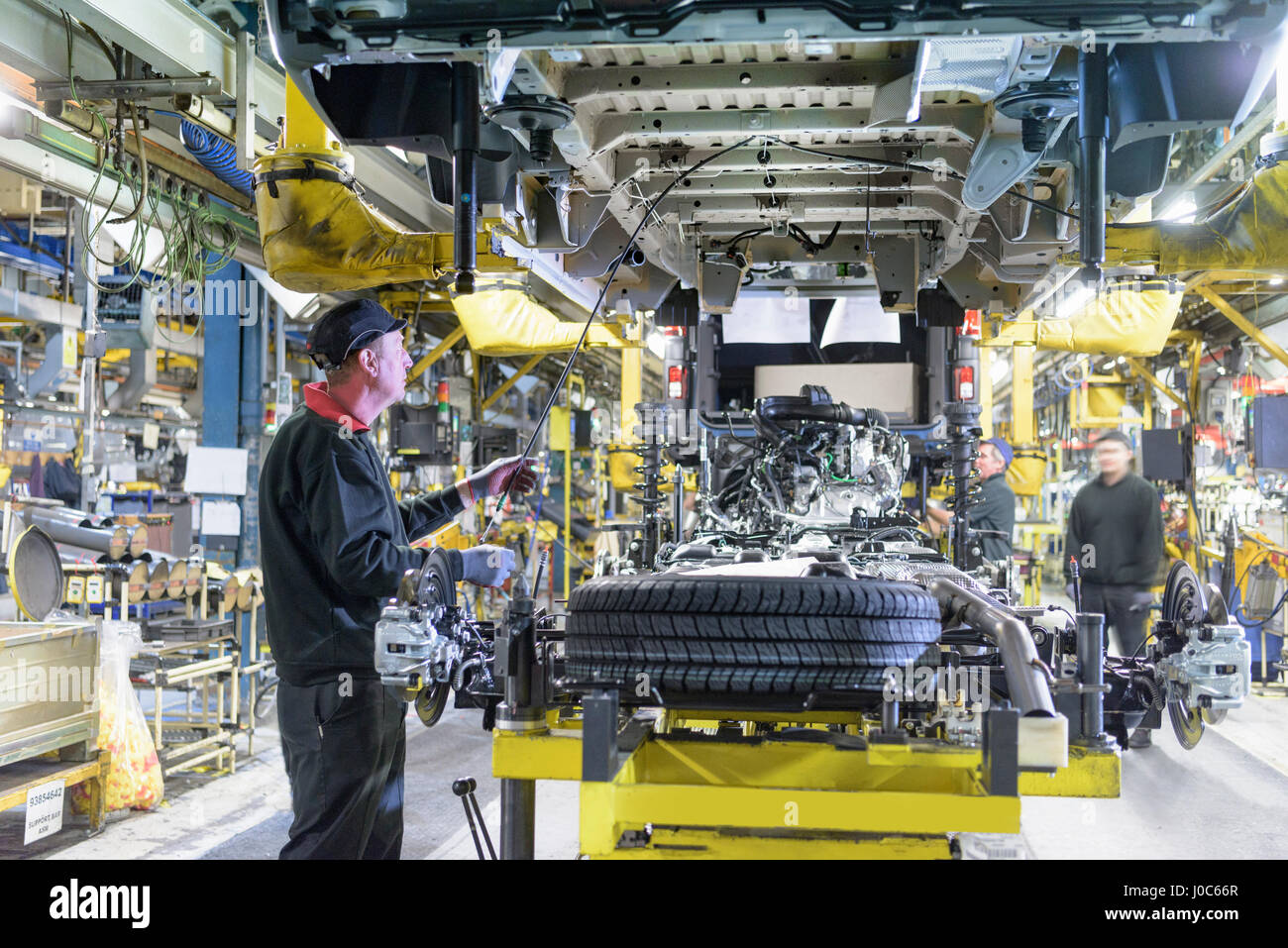 Car factory workers hi-res stock photography and images - Alamy