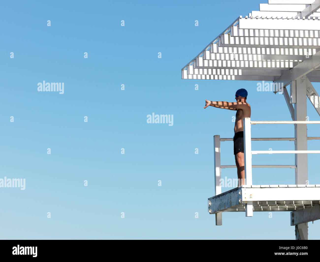 Male platform diver hi-res stock photography and images - Alamy