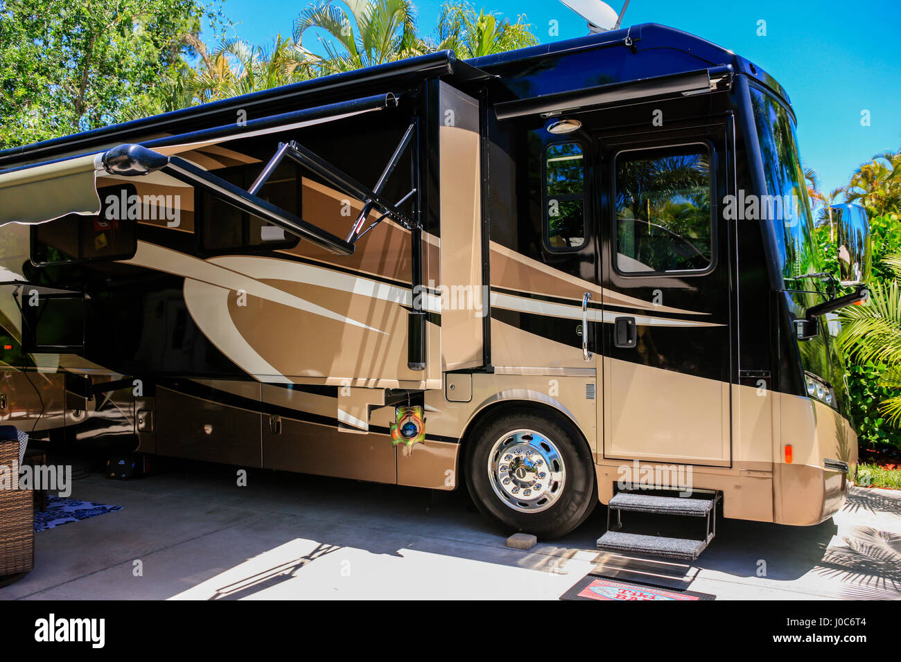 Itasca motorhome at Pelican Lake Motorcoach Resort in Naples, FL, home ...