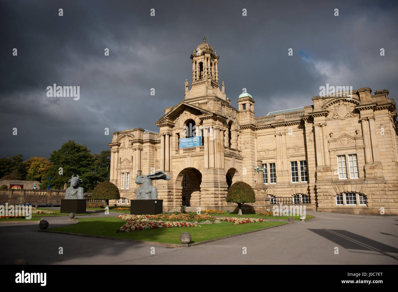 Cartwright Hall Art Gallery, Bradford, West Yorkshire Stock Photo - Alamy