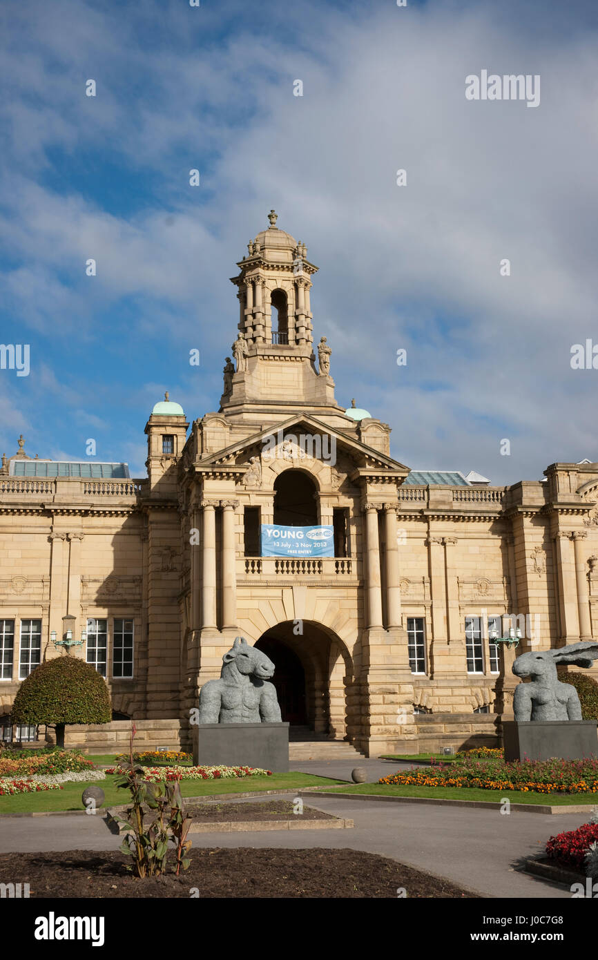 Cartwright Hall Art Gallery, Bradford, West Yorkshire Stock Photo - Alamy