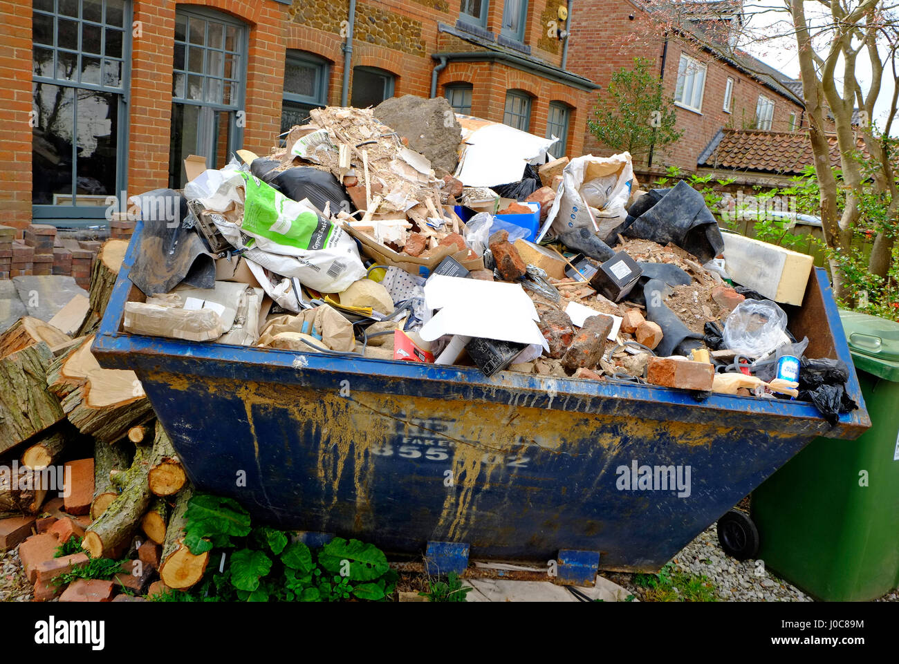 Builders house extension garden hi-res stock photography and images - Alamy