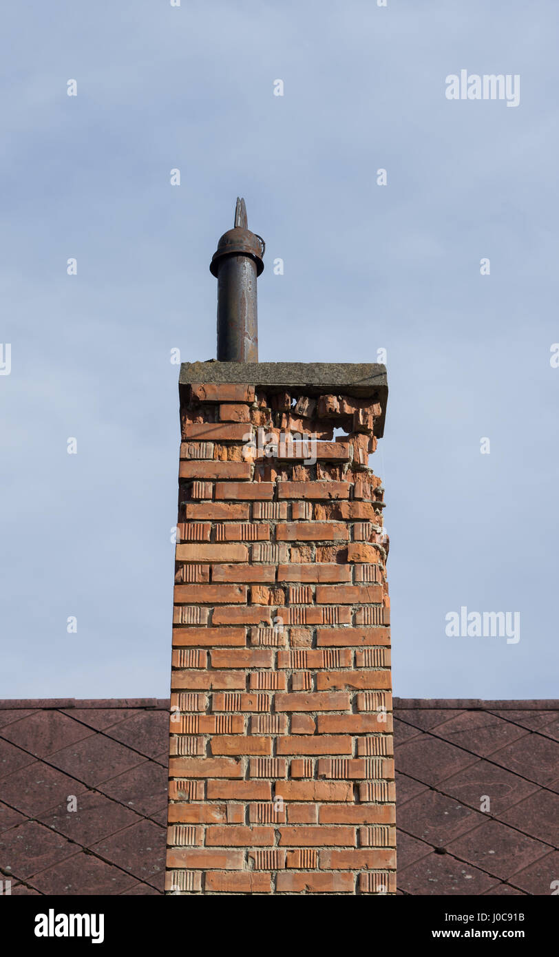 House chimney damage hi-res stock photography and images - Alamy