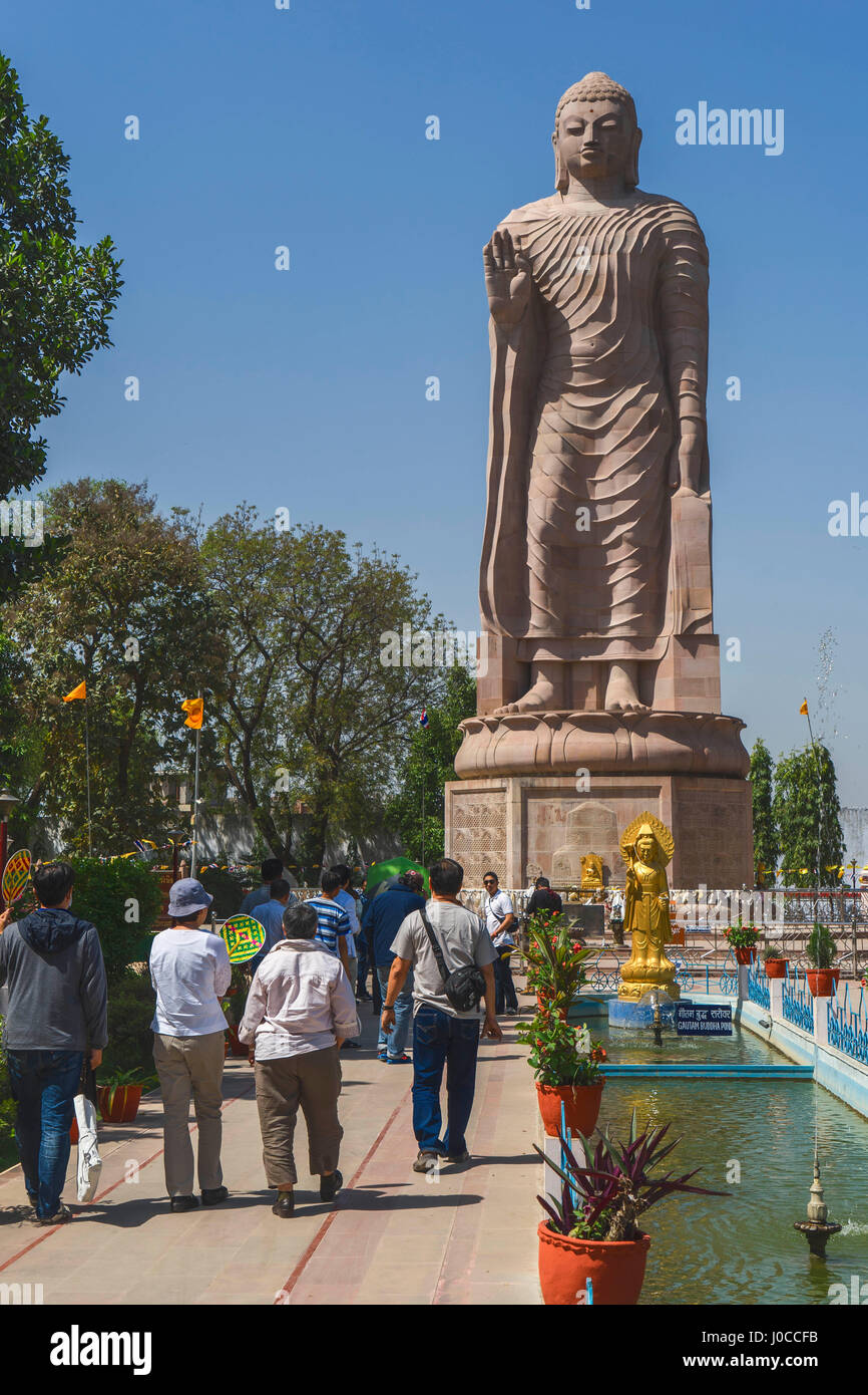 Buddha sarnath buddhist north india hi-res stock photography and images ...