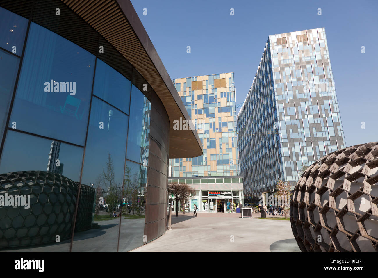 Curved glass pavilions hi-res stock photography and images - Alamy
