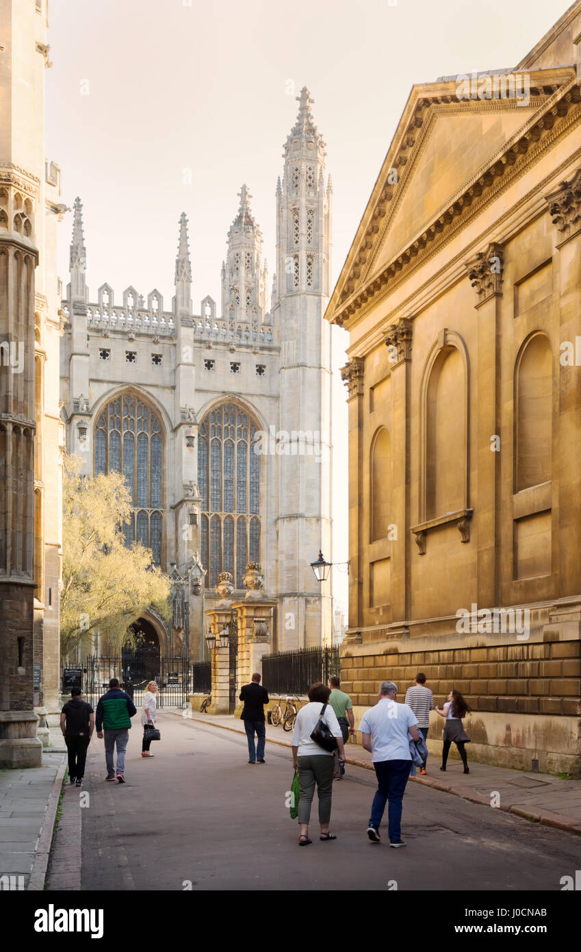 Cambridge University and Kings College Chapel, Cambridge city centre ...