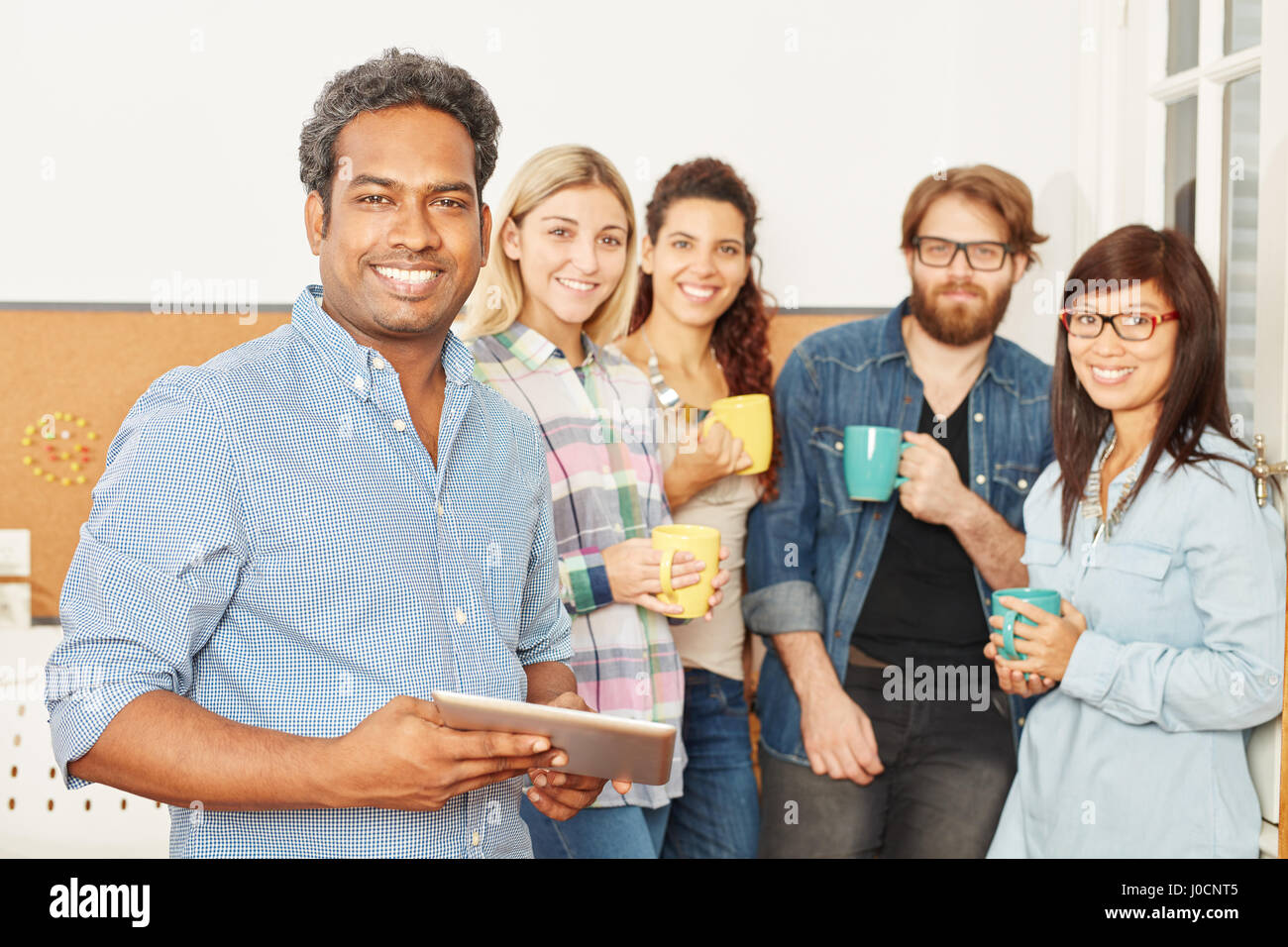 Group of people drink break hi-res stock photography and images - Alamy
