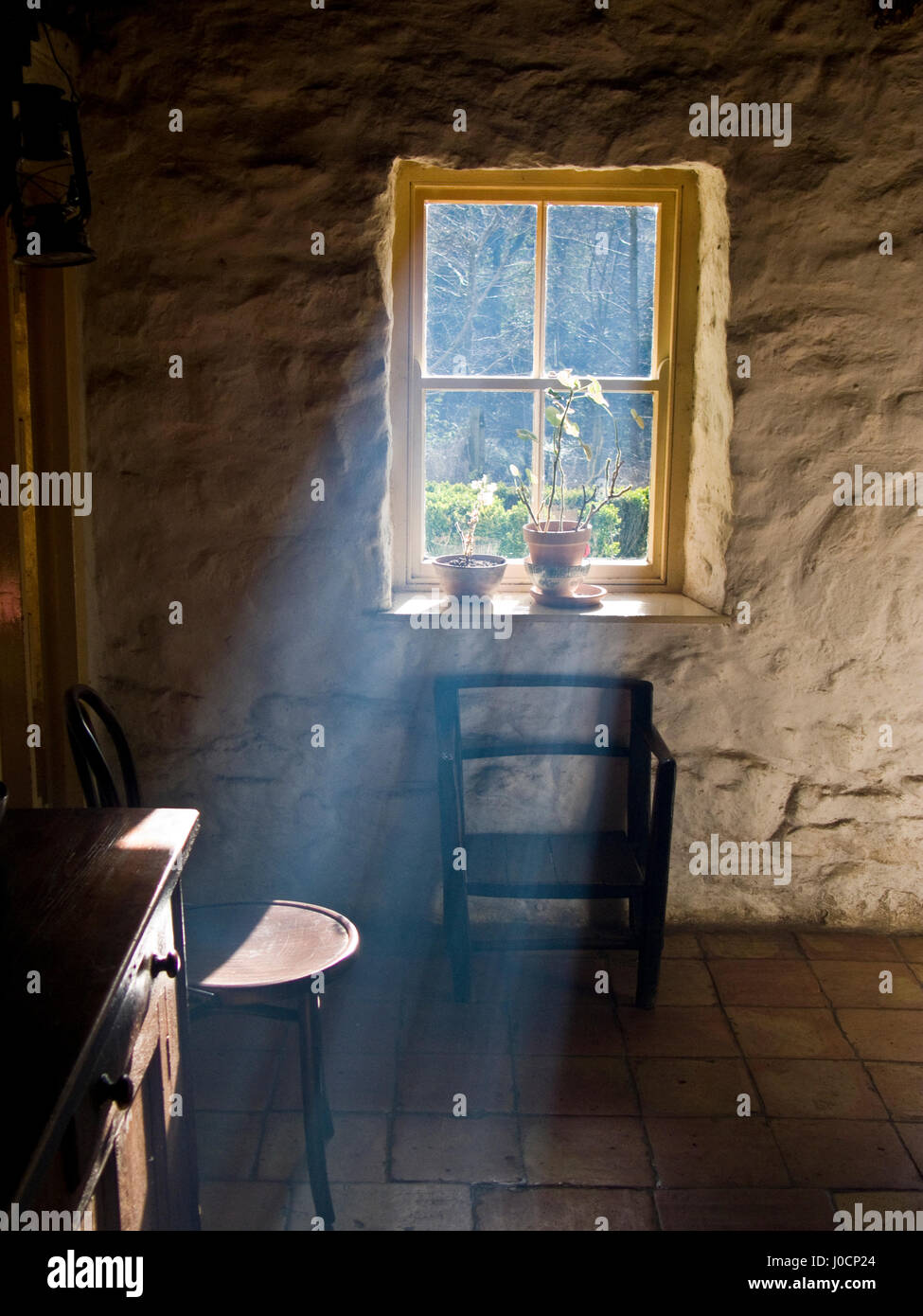 Old farm buildings ireland hi-res stock photography and images - Alamy