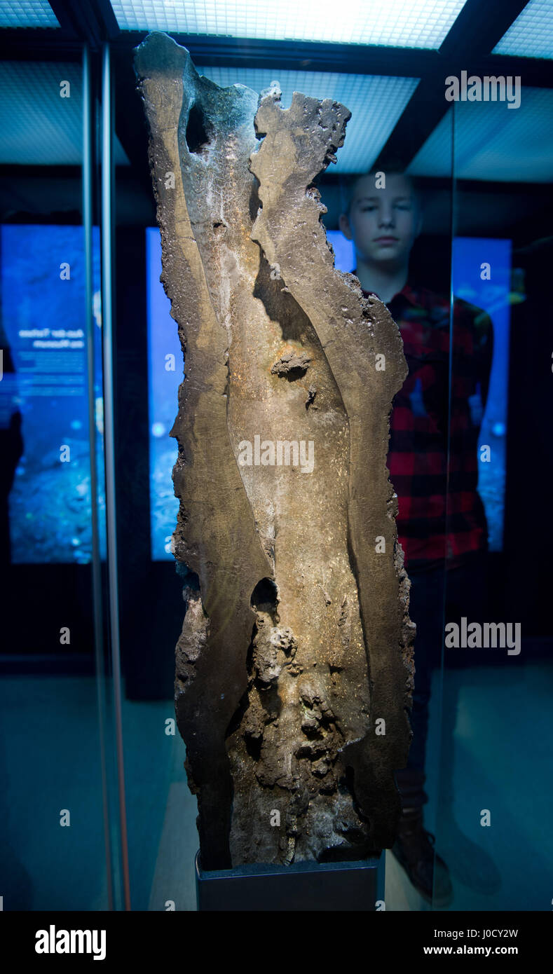 Black smoker hydrothermal vent hi-res stock photography and images - Alamy