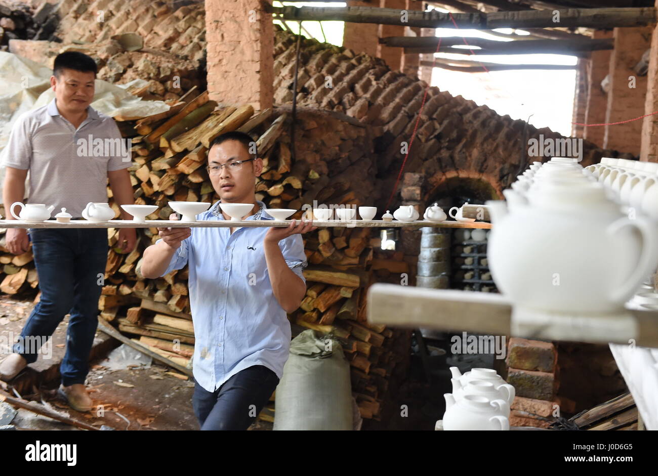Dehua. 10th Apr, 2017. Ceramics enthusiast Chen Tiangui works in Yueji ...