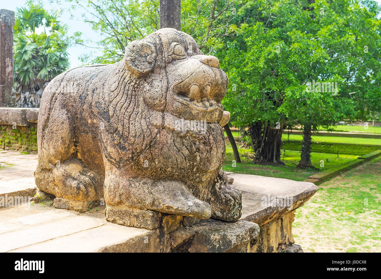 Statue king parakramabahu polonnaruwa sri hi-res stock photography and ...