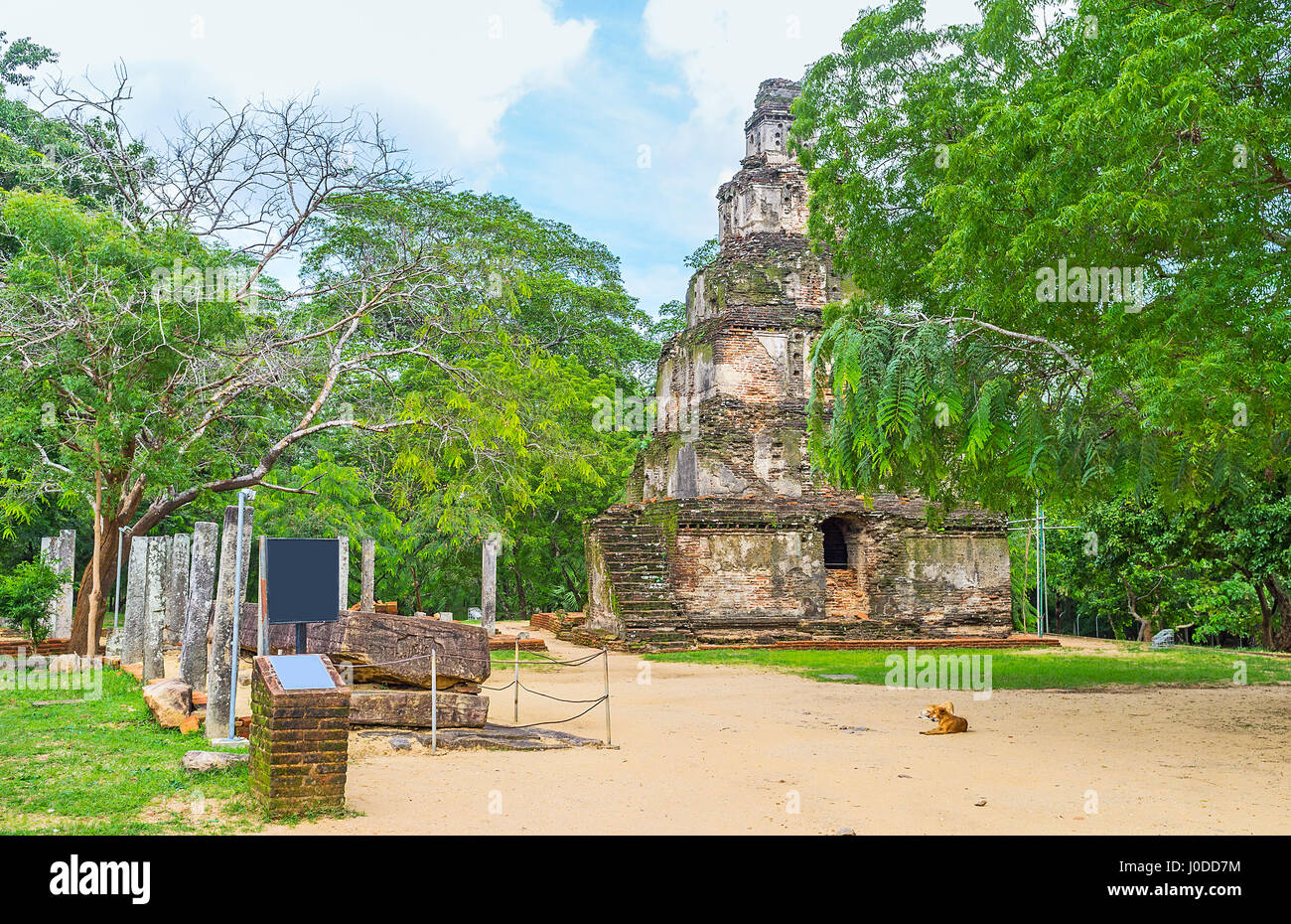 Sathmahal prasadaya polonnaruwa sri lanka hi-res stock photography and ...