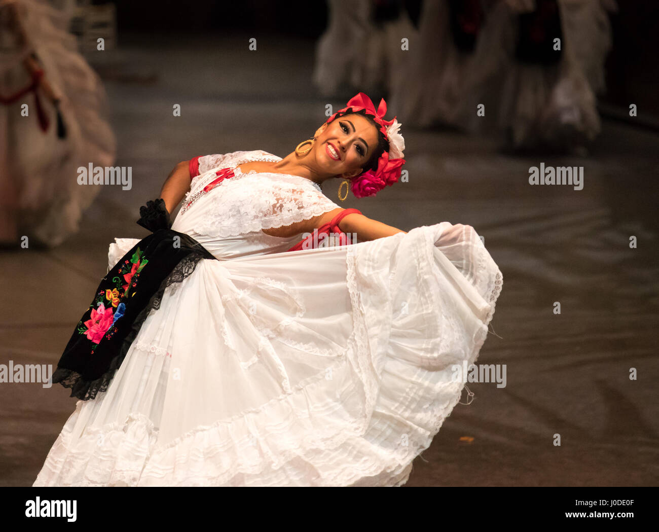 Traditional mexican dress hi-res stock photography and images - Alamy