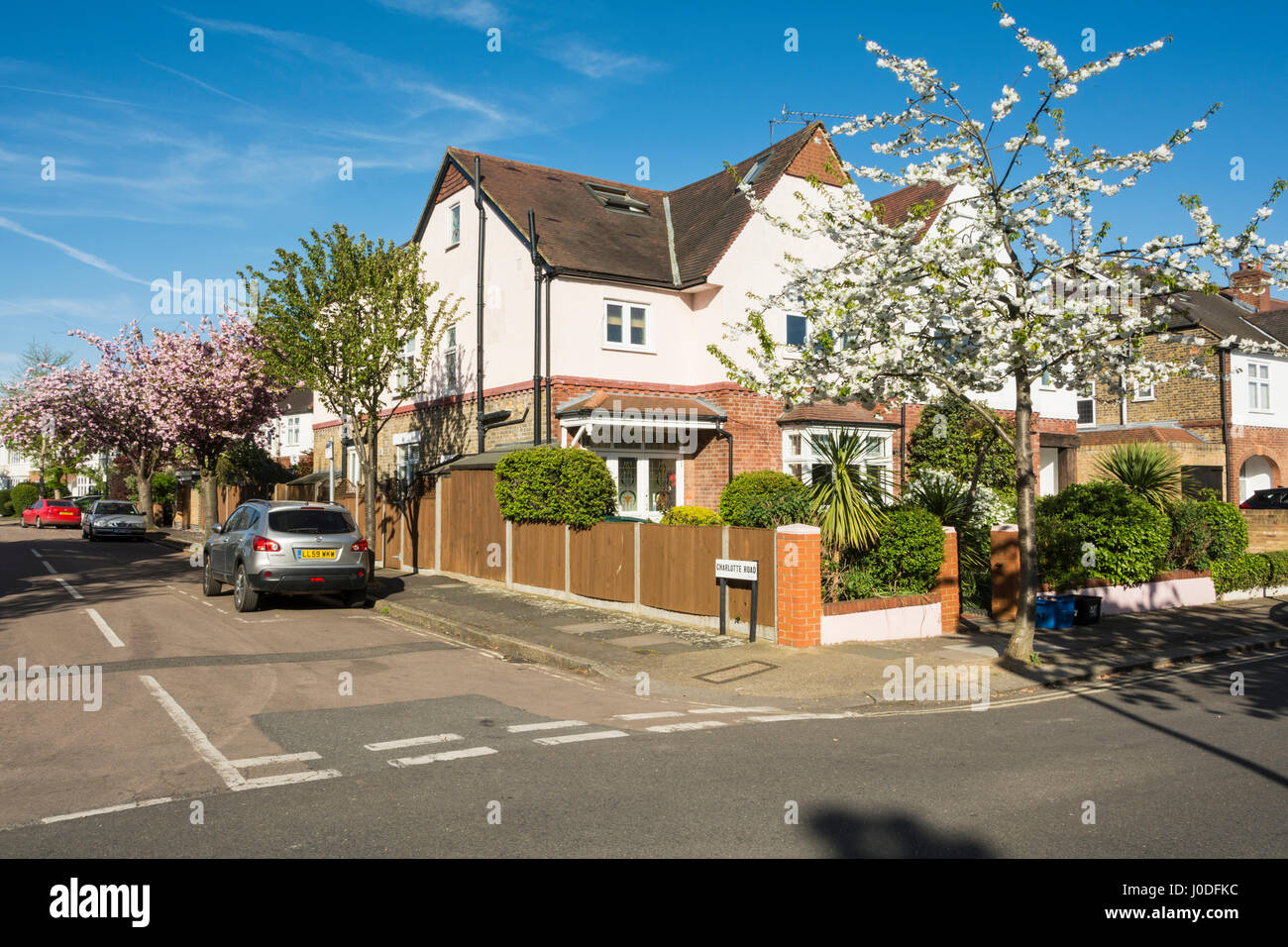 Suburban streets hi-res stock photography and images - Alamy