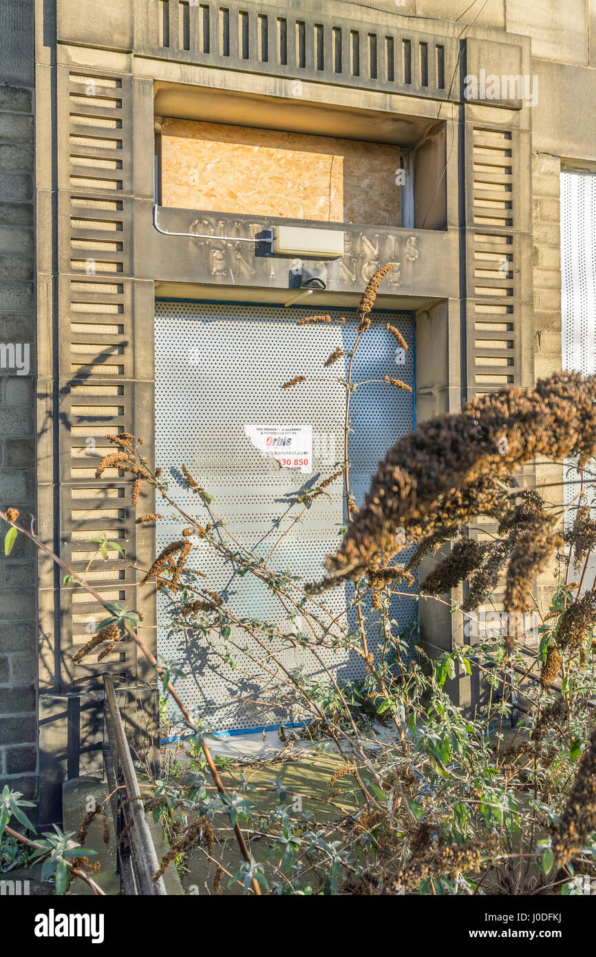Decay buildings hi-res stock photography and images - Alamy