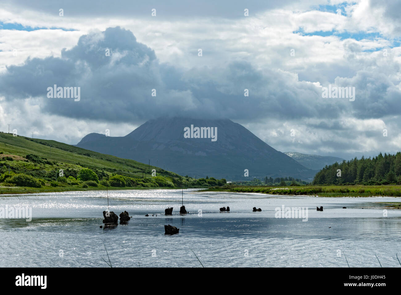 Southern ireland derryveagh mountains hi-res stock photography and ...