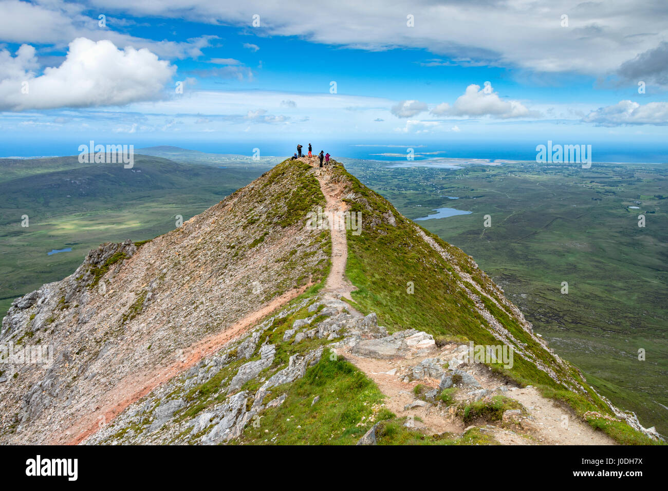 Southern ireland derryveagh mountains hi-res stock photography and ...