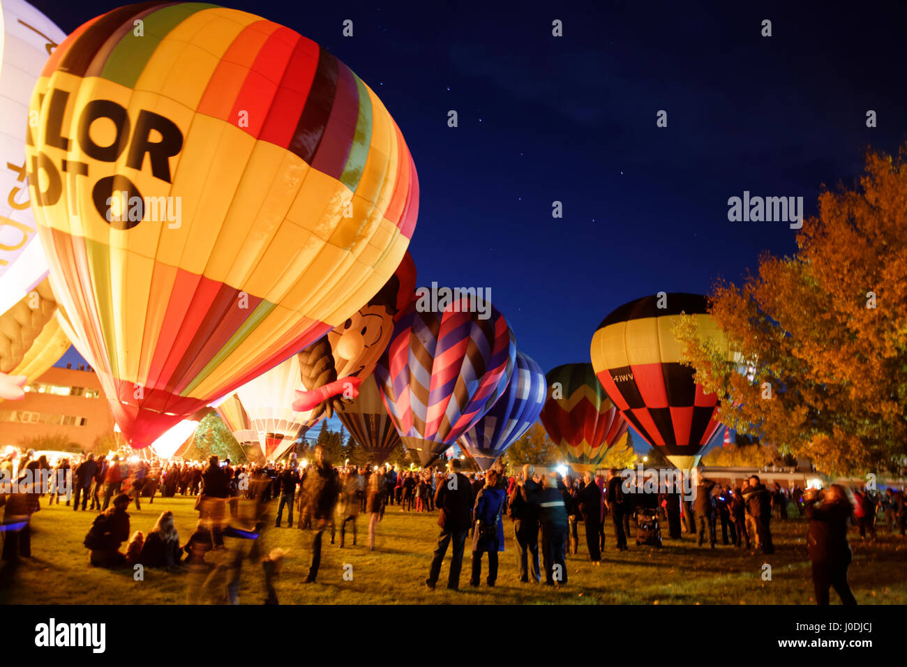 High river balloon festival hi-res stock photography and images - Alamy