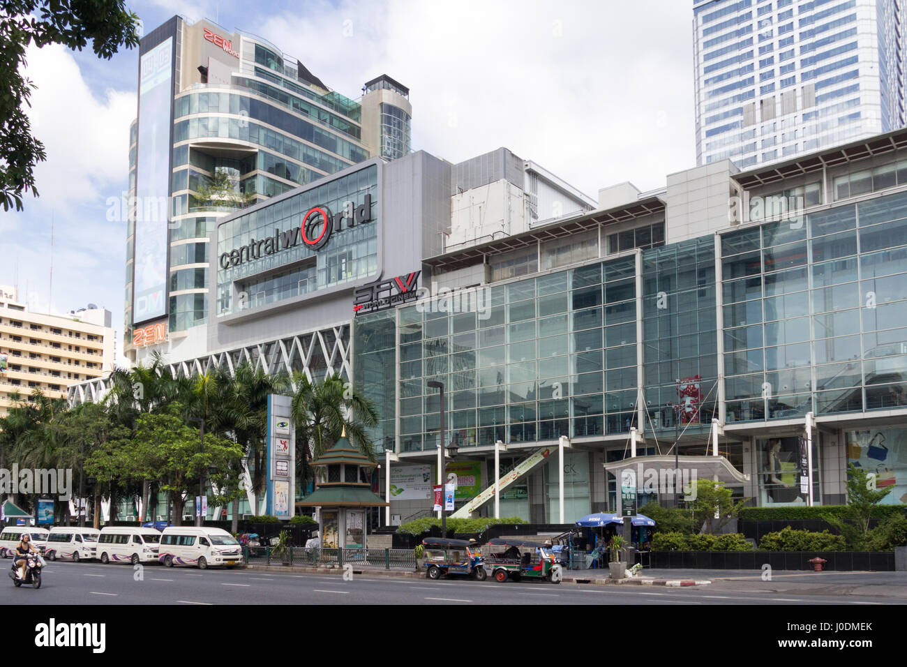 Centralworld shopping mall, Ratchaprasong, Bangkok, Thailand Stock ...