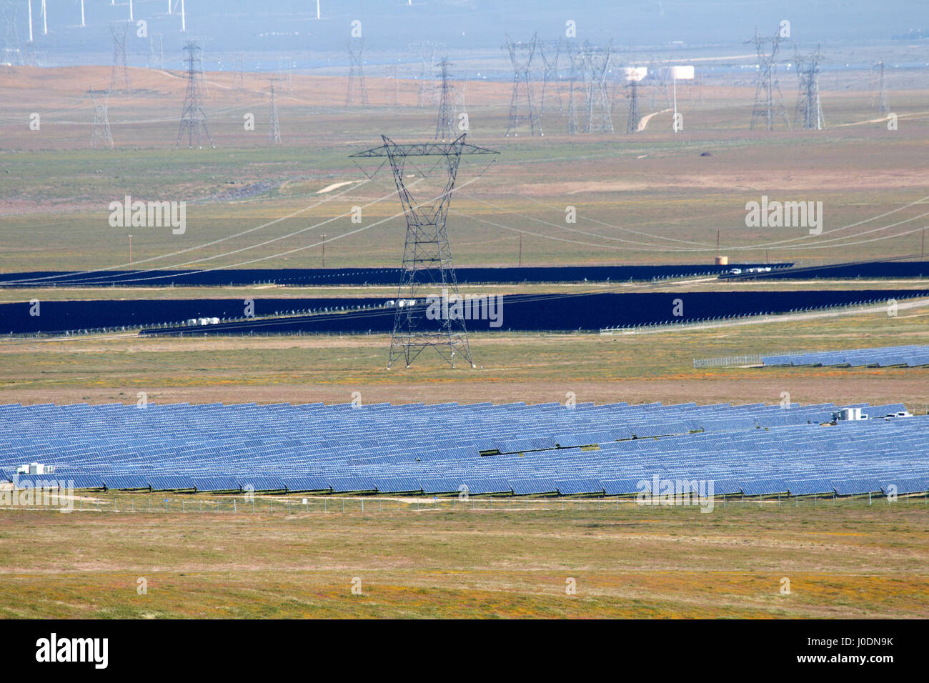 Solar energy farm hi-res stock photography and images - Alamy