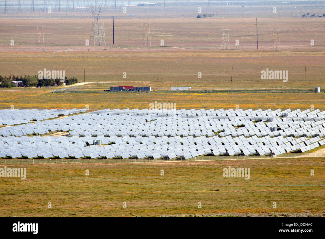 Solar farm (california or hawaii) hi-res stock photography and images ...