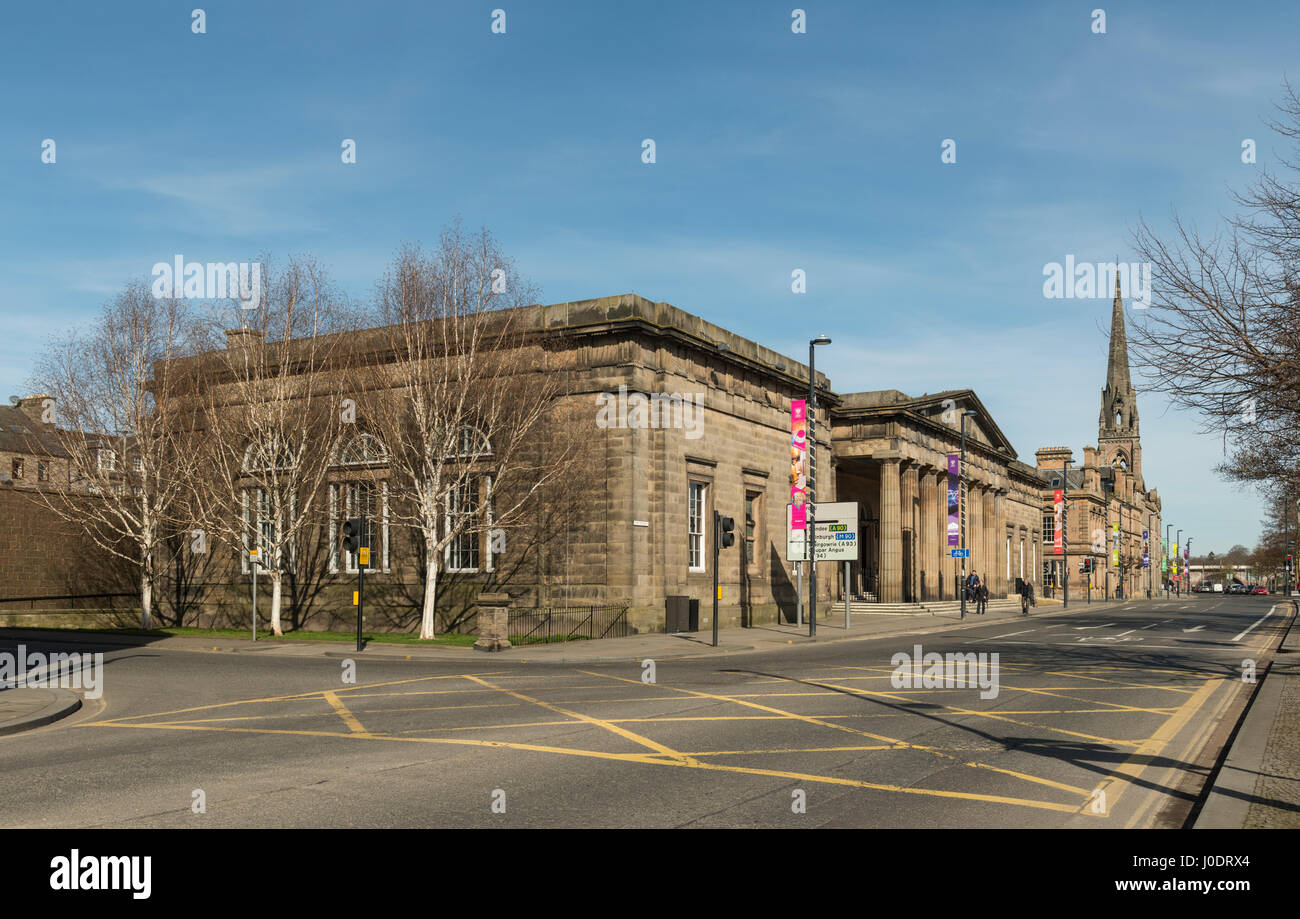 Perth scotland city centre hi-res stock photography and images - Alamy