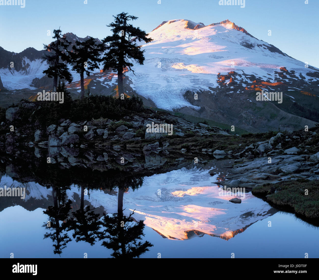 Butte volcano hi-res stock photography and images - Alamy